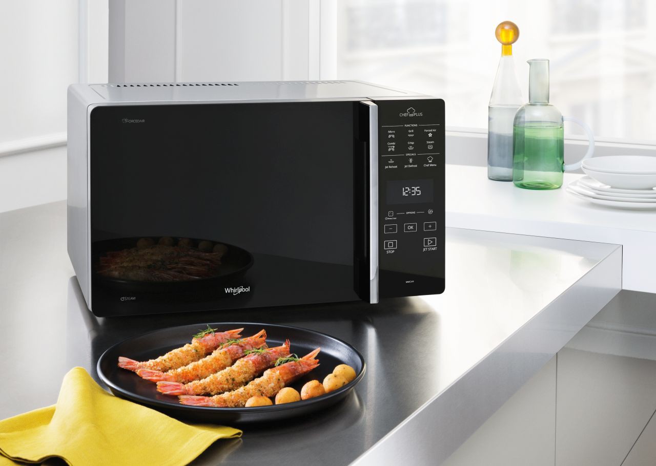 Whirlpool 25L 800W CrispFry, Quartz Grill, Steam, Chef Menu Microwave ...